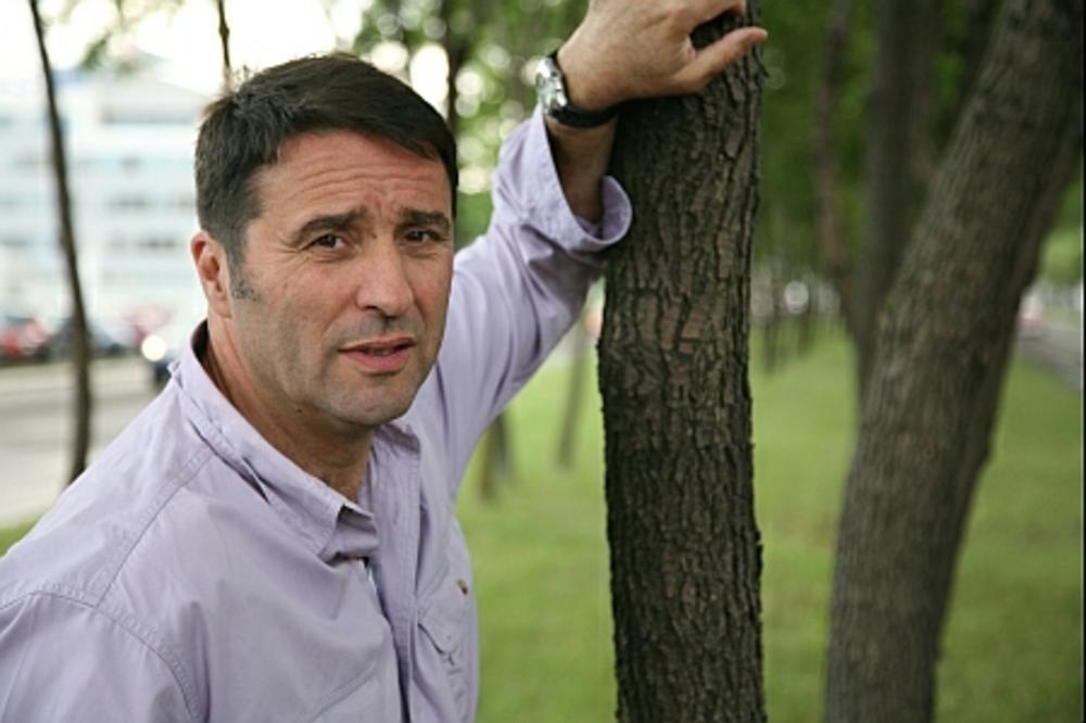 Voditelj ne liči na sebe, SVI IZBEZUMLJENI PRIZOROM! – Prvi.info