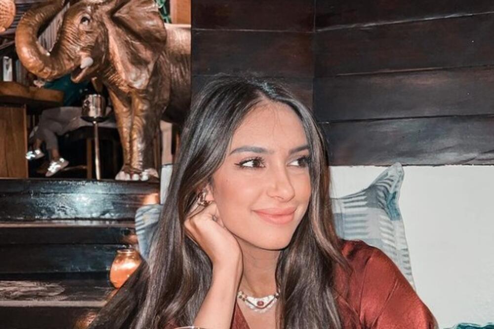 NAŠA VODITELJKA JE UNUKA VELIKE LEGENDE: Nestvarno je LEPA i miljenica ...